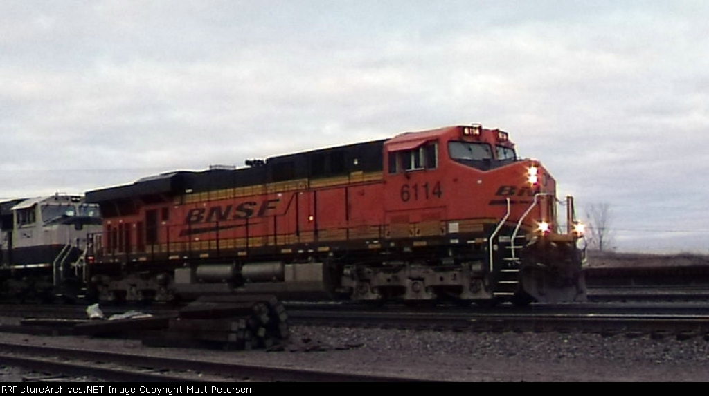 BNSF 6114